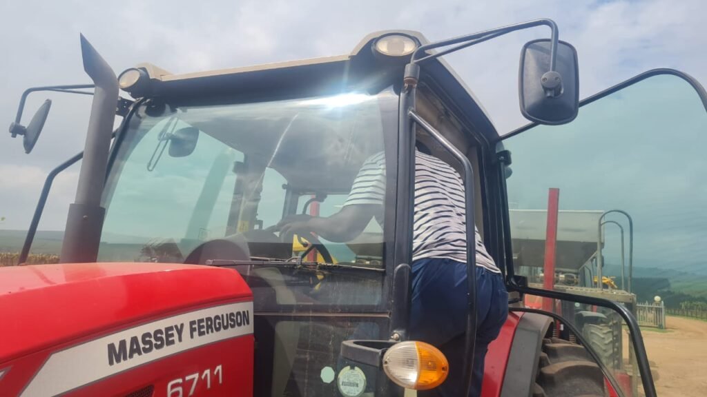 Massey Ferguson 6711 7000 Hours | farmequip.co.za