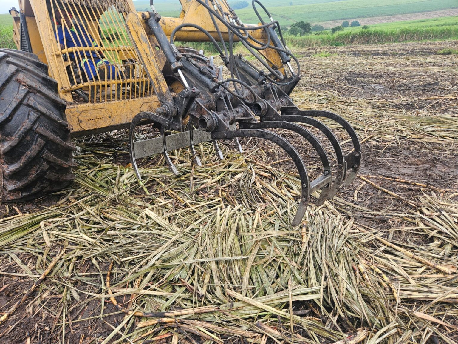 Bell 125 4-Cylinder Cane Loader | R450,000 + VAT | SOLD | farmequip.co.za